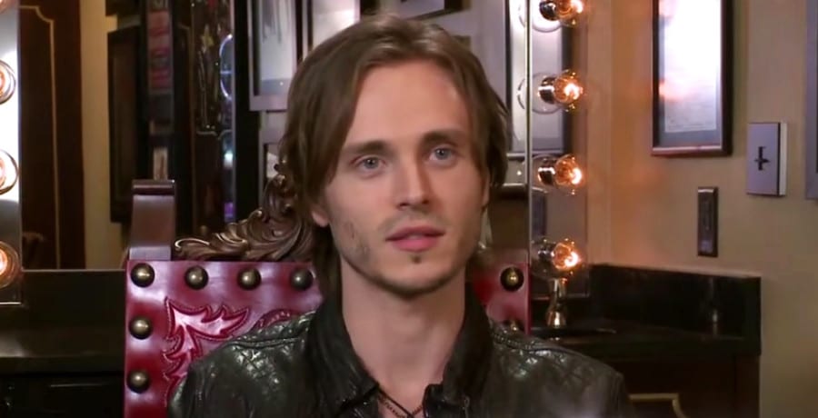 'Nashville' Jonathan Jackson & Clare Bowen Reunite For Show