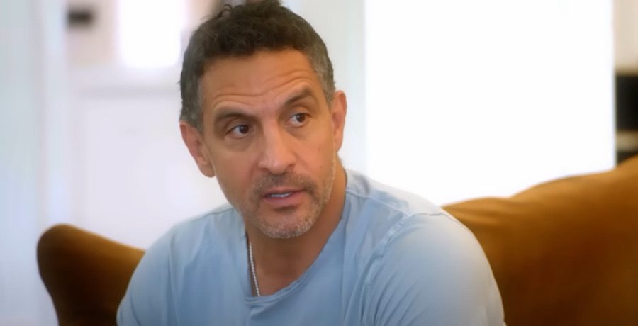 'RHOBH' Mauricio Umansky's Father Out $400K To 'Abusive' GF